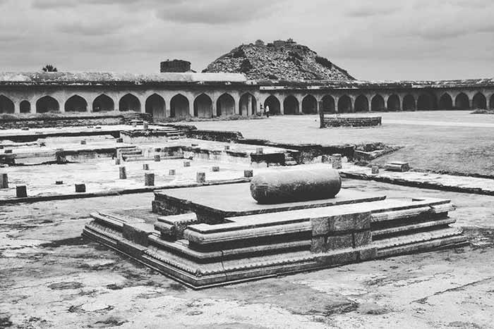 उस फोर्ट की कहानी जिसे छत्रपति शिवाजी ने कहा था अभेद्य दुर्ग, जानें ...