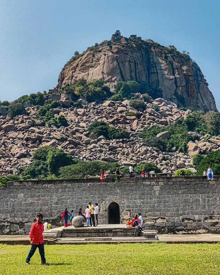 उस फोर्ट की कहानी जिसे छत्रपति शिवाजी ने कहा था अभेद्य दुर्ग, जानें ...