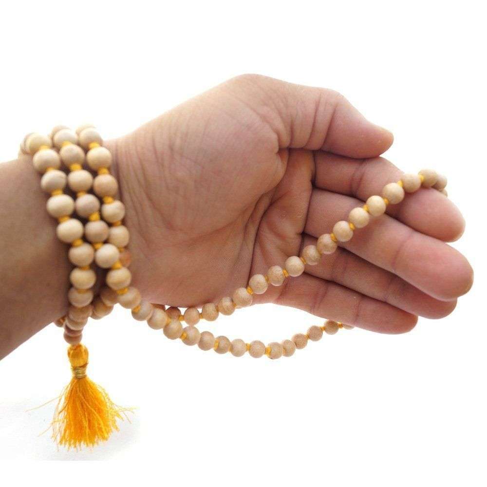 क्या हाथ में पहननी चाहिए तुलसी की माला? | should tulsi mala be worn in ...