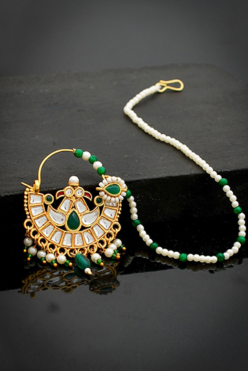 Sawan Nath Designs: सावन में लहंगे के साथ पहनें हरे रंग की पर्ल वाली नथ ...