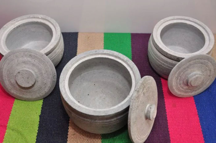 साउथ इंडियन डिशेज बनाते वक्त काम आएंगे ये बर्तनों, किचन में जरूर होने ...