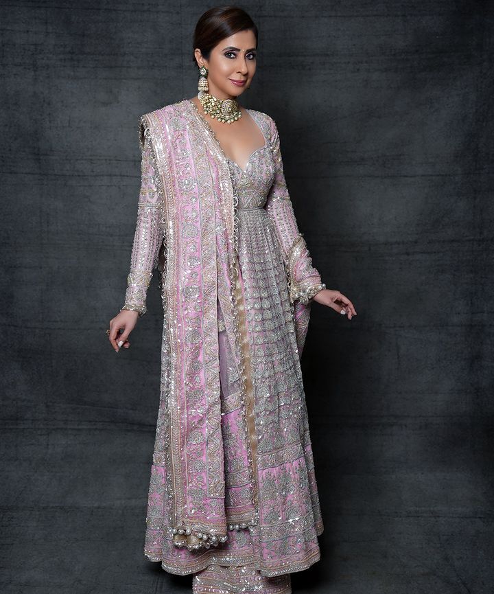 Fancy Suits: परफेक्ट सेलिब्रिटी लुक पाने के लिए बेस्ट हैं सलवार-सूट के ...