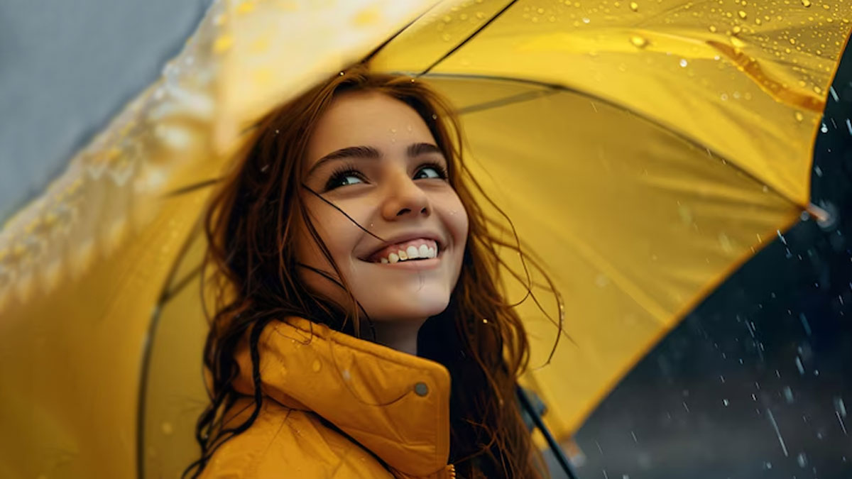 Monsoon Skincare Tips: Essential Oils To Use | HerZindagi Monsoon Skincare Tips: Essential Oils To Use | HerZindagi