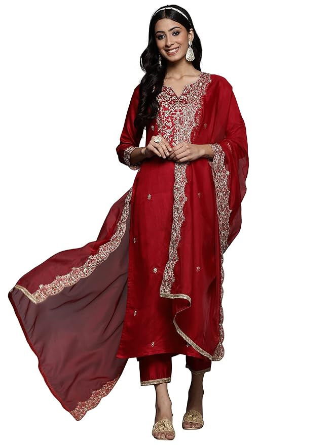 Vat Savitri Suit Look: पूजा के समय पहनें ये लाल रंग के सूट, देखें ...