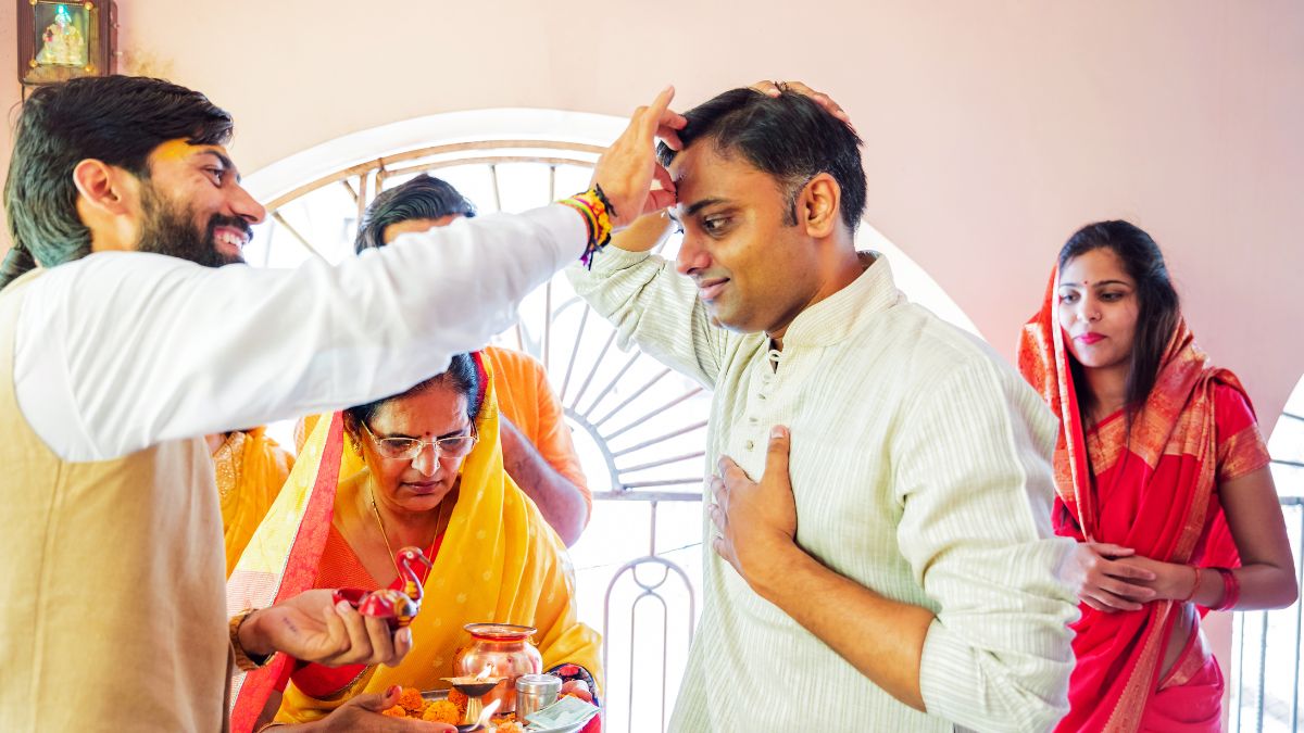 Astro Tips For Applying Tilak: Expert Tells Which Sun Signs Should Apply 'Dahi Tilak'