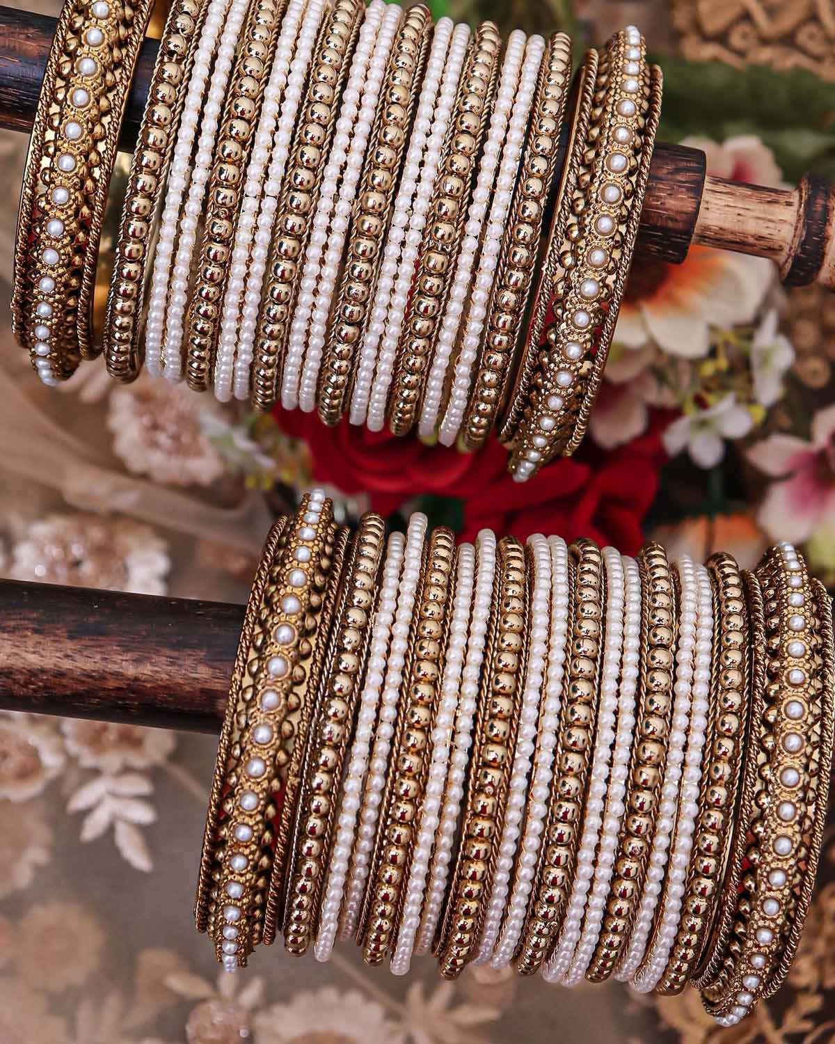 Bangles Designs : सूट के साथ परफेक्ट मैच करेंगी ये चूड़ियां, देखें ...