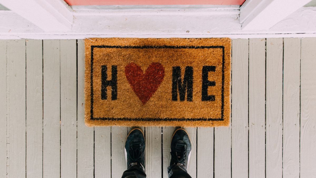 Vastu Tips For Home: Expert Tells What Things You Should Not Keep In ...