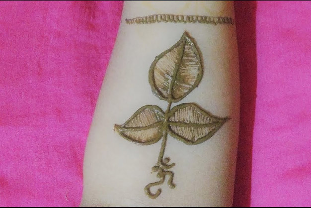 Bel Patra Mehndi Designs For Mahashivratri: हाथों पर सजाएं बेलपत्र ...
