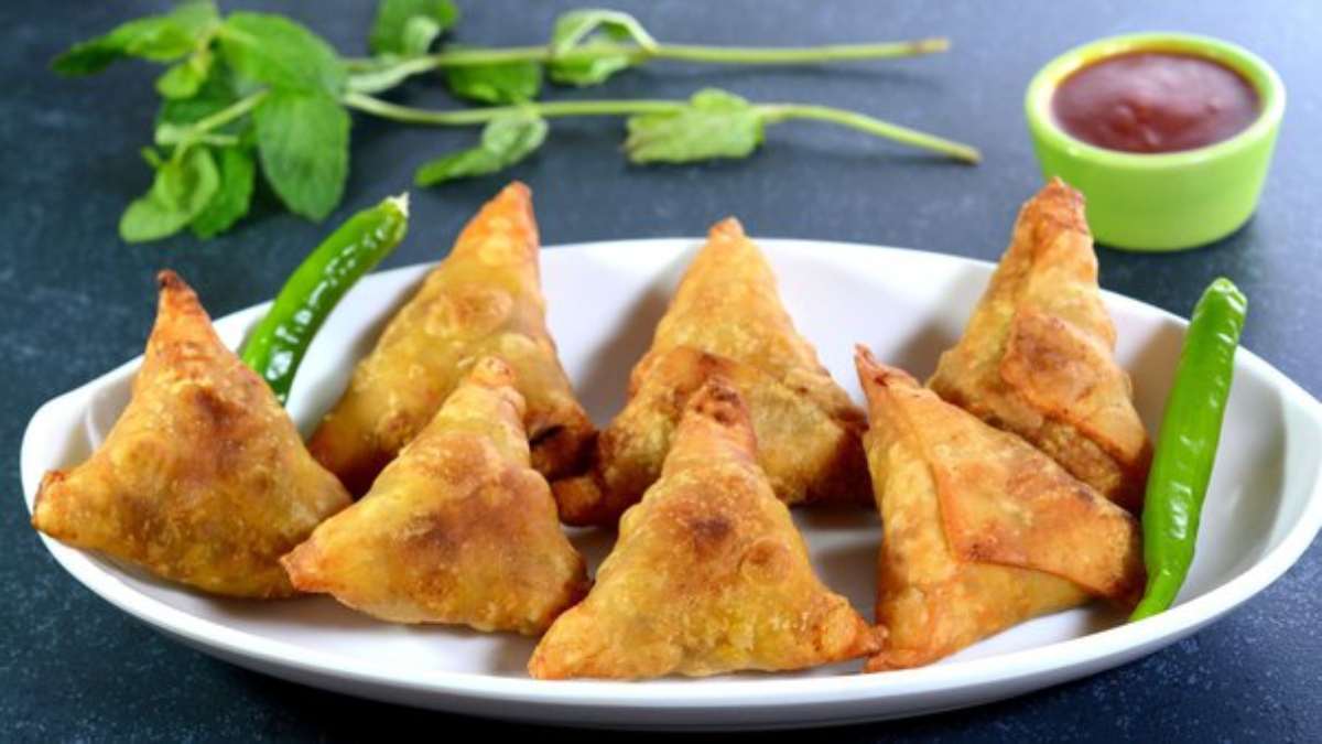 Ladiesfinger Samosa Recipe : இணையத்தைக் கலக்கும் வெண்டைக்காய் சமோசா ...