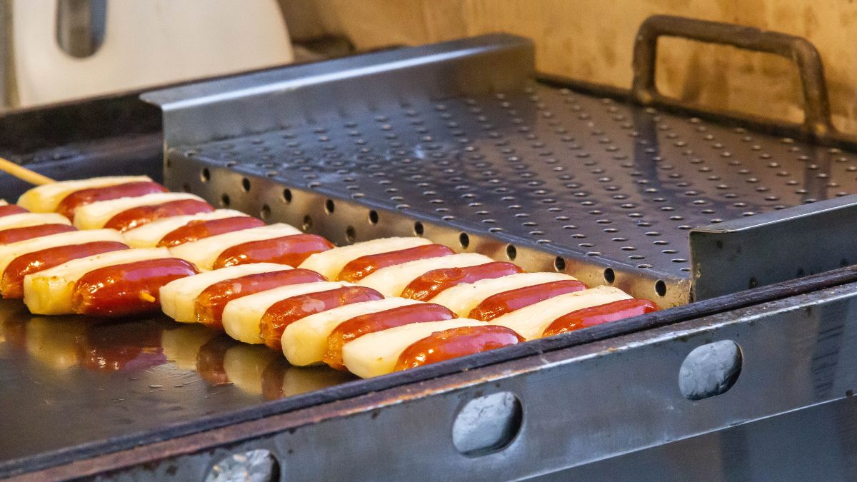 Try This Delicious Sotteok Sotteok (Rice Cake And Sausage Skewers) Recipe And Get K-Obsessed ...