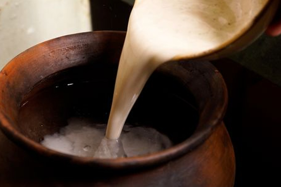 मिट्टी के बर्तन में दूध उबालने से पहले जान ये टिप्स | correct way to ...