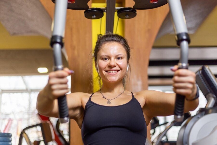 बटरफ्लाई चेस्ट एक्सरसाइज करते समय इन पांच छोटी-छोटी बातों का रखें ध्यान ...