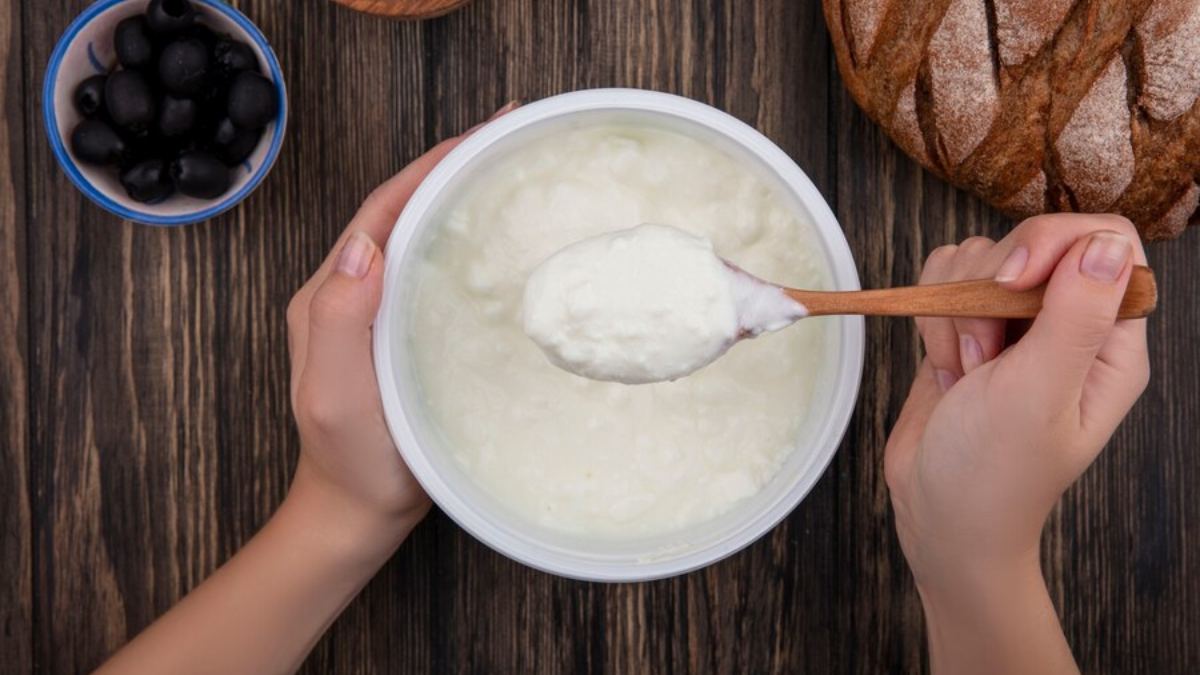 Kitchen Tips: गर्मी में दही तुरंत हो जाता है खट्टा ? जमाते समय फॉलो ... Kitchen Tips: गर्मी में दही तुरंत हो जाता है खट्टा ? जमाते समय फॉलो ...
