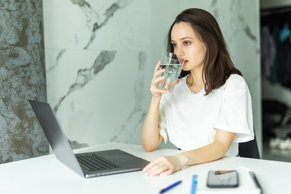 Sip Or Skip? Exploring The Realities Of Drinking Water During Meals ...