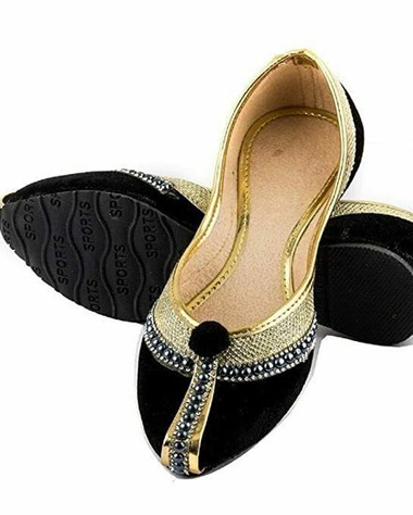 5 Trending Punjabi Juti Designs For 2024 Festive Season | HerZindagi