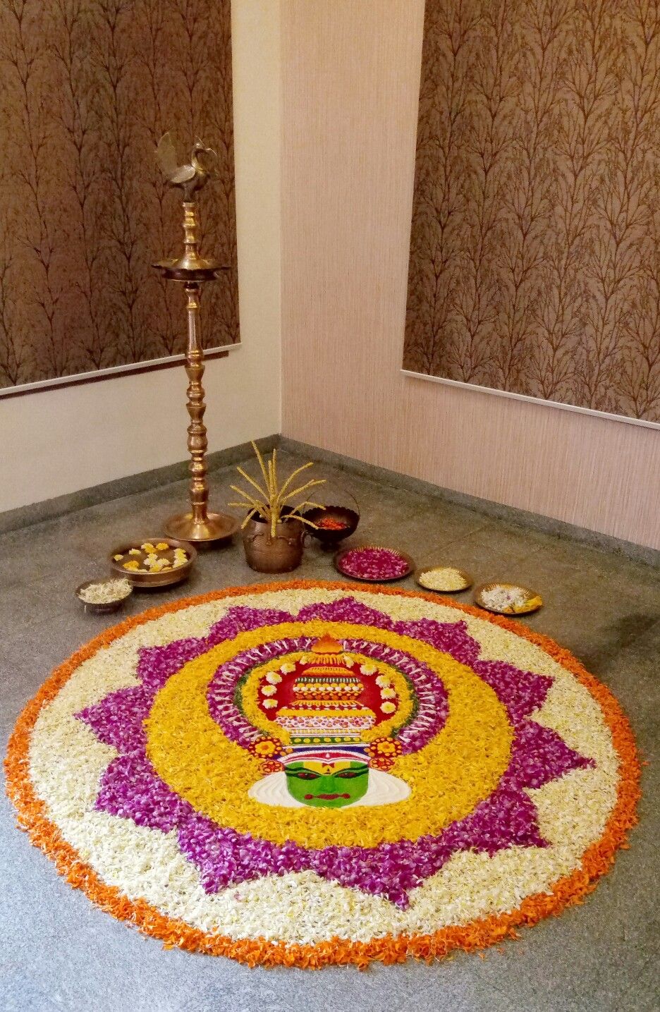 Onam Pookalam Kathakali Rangoli Design: ओणम के शुभ अवसर पर आपके घर की ...