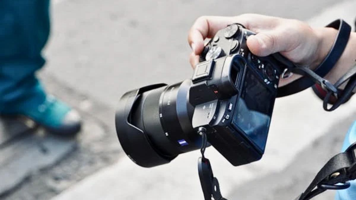 Best Mirrorless Cameras For Stunning Wedding Photography