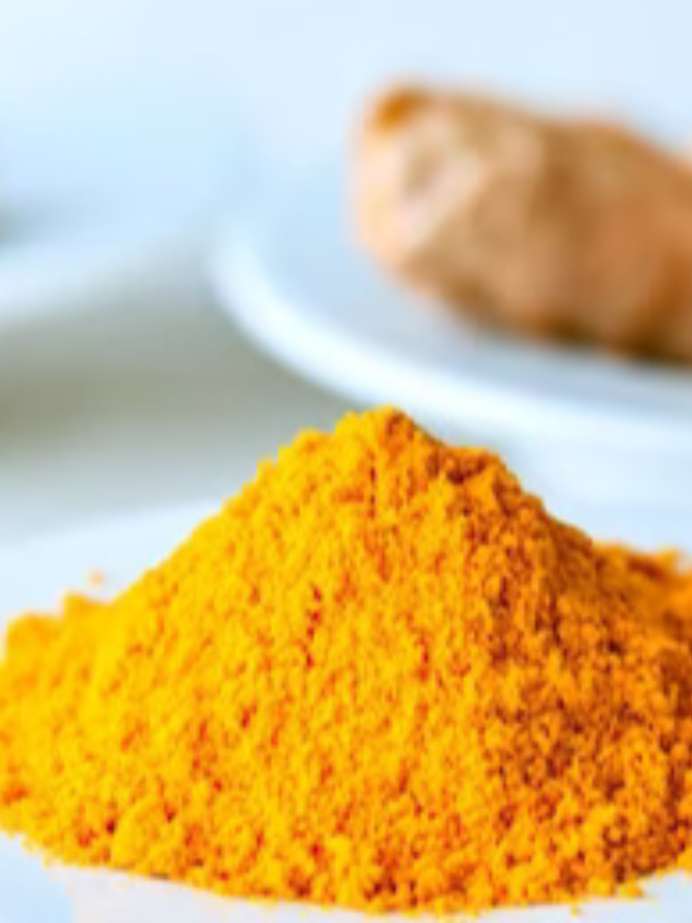 வயிற்றில் மஞ்சள் தடவுவதால் கிடைக்கும் நன்மைகள் என்ன தெரியுமா?