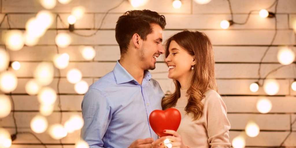 National Girlfriends Day 2023:Budget Friendly Gift Ideas For Your Lady Love!