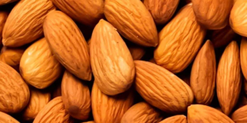 தினமும் 4 பாதாம் சாப்பிட்டால், இந்த 6 அற்புத பலன்களை பெறலாம்!