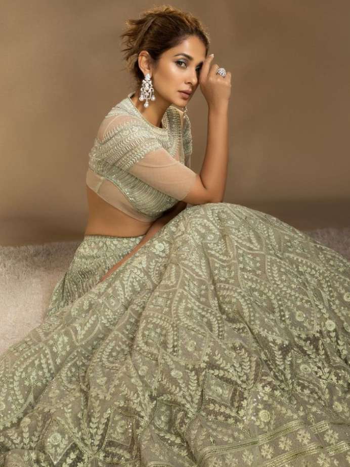 Jennifer Winget's Outfits For Your BFF's Engagement Ceremony