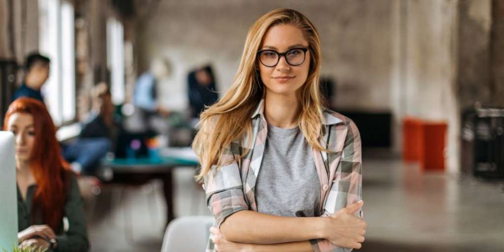 Top Signs Of Highly Intelligent Women At Work!