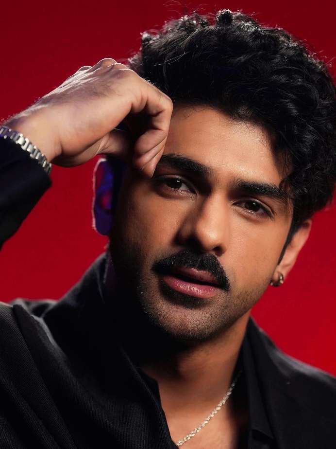 Top 7 Unknown Facts About Heeramandi Fame Taha Shah Badussha