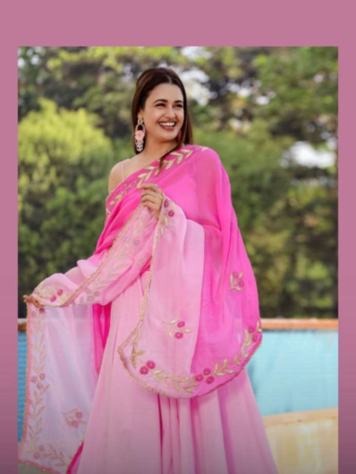 Gorgeous Baby Pink Colour Combination Suits Are Perfect for Summer