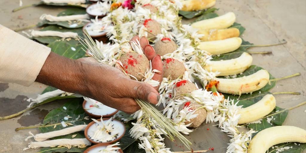 पितृ पक्ष में करें ये काम, होगा धन लाभ