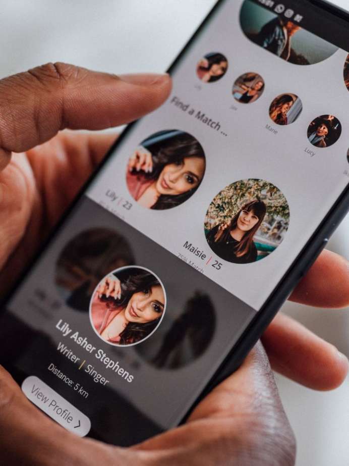 5 Tips To Make Your Dating Profile Stand Out