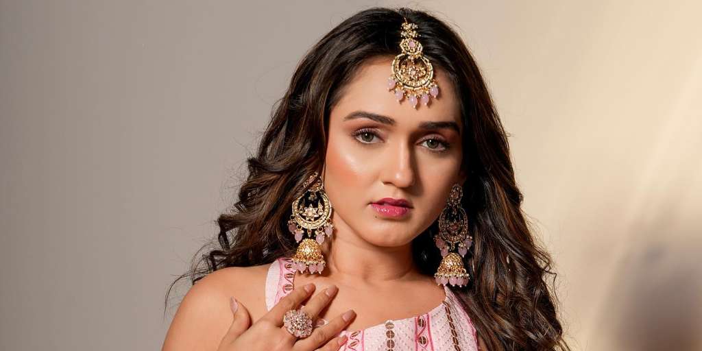 हर फंक्शन में लगेंगी बला की खूबसूरत, ट्राई करें Tanya Sharma का ज्वेलरी ...