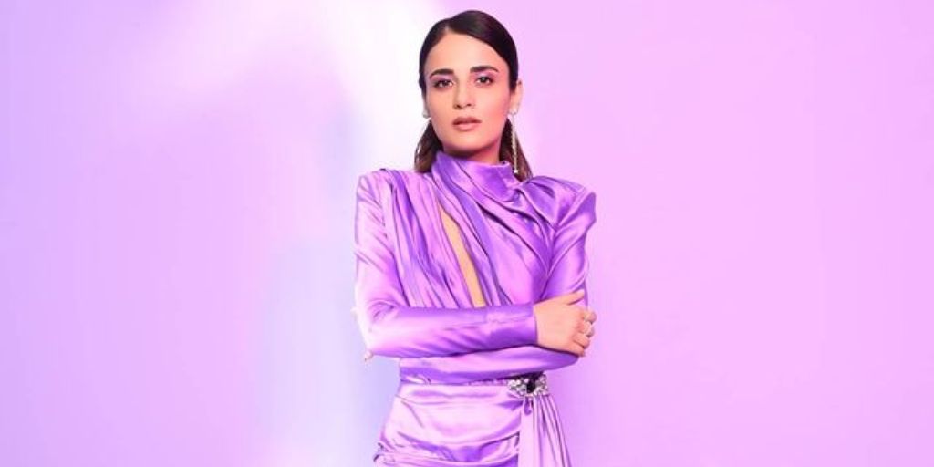 Radhika Madan Stylish Outfits HerZindagi Radhika Madan Stylish Outfits HerZindagi