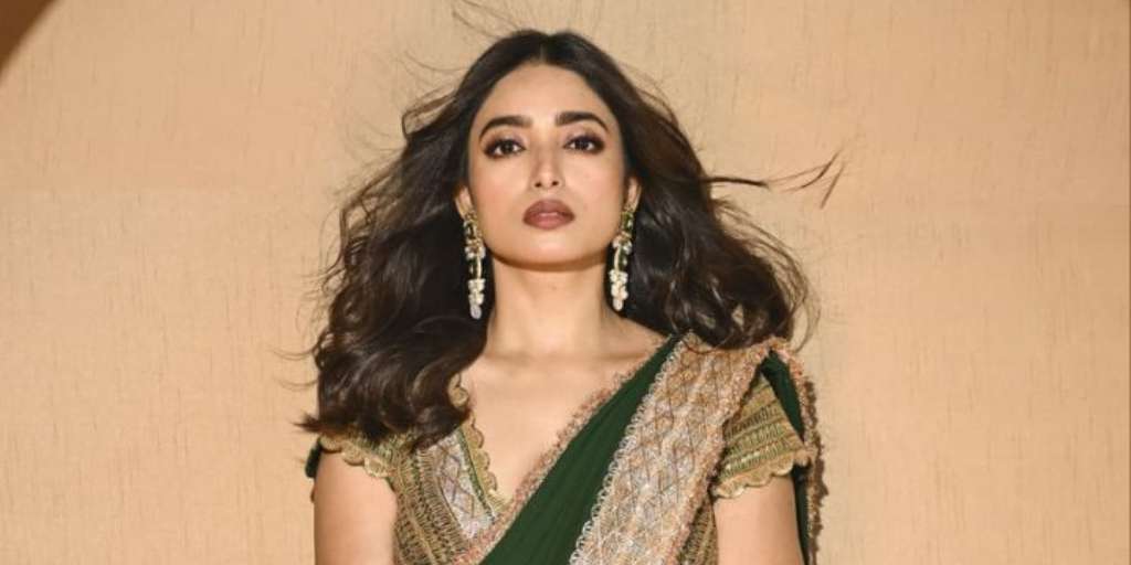 Ishaa Saha Inspired Sassy Saree Blouse Designs To Ooze Glamour