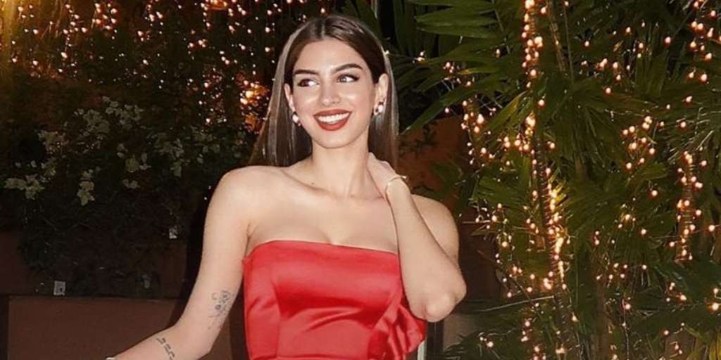 Khushi Kapoor Approved Effortless Hairstyles For Oval-Shaped Face