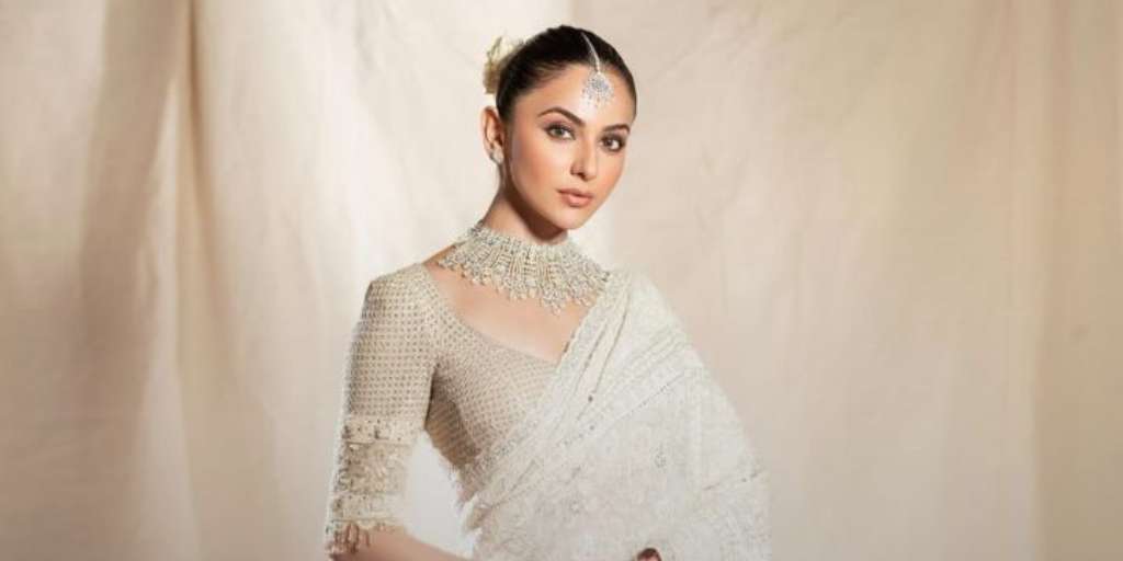 5 Modest Saree Blouse Designs Approved By Rakul Preet For Thin Arms