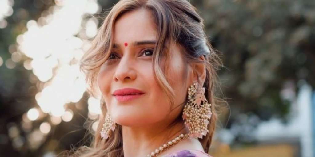 6 Ethereal Earring Designs By Arti Singh For Newly Married Women