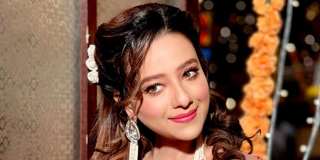 Madalsa Sharma in Elegant Ethnic Outfits