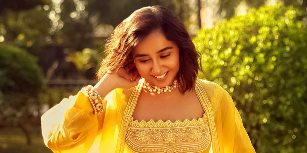 Prajakta Koli Looks Stunning In These Ethnic Outfits Prajakta Koli Looks Stunning In These Ethnic Outfits